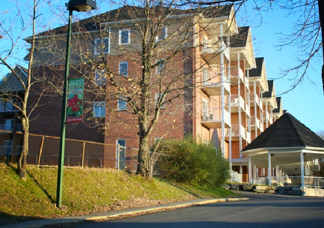 Le Château du Bel Âge : Résidence Retraite Estrie